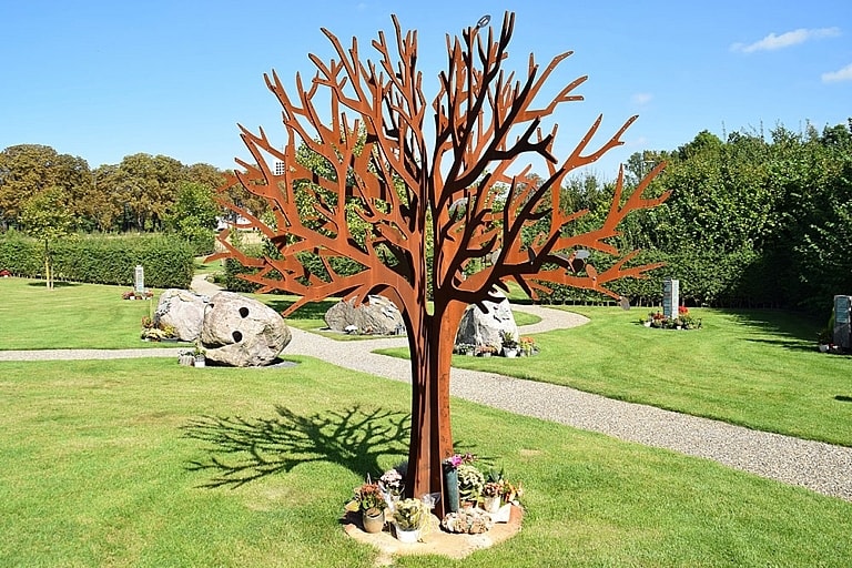 What are memorial trees | Memorial-trees.co.uk
