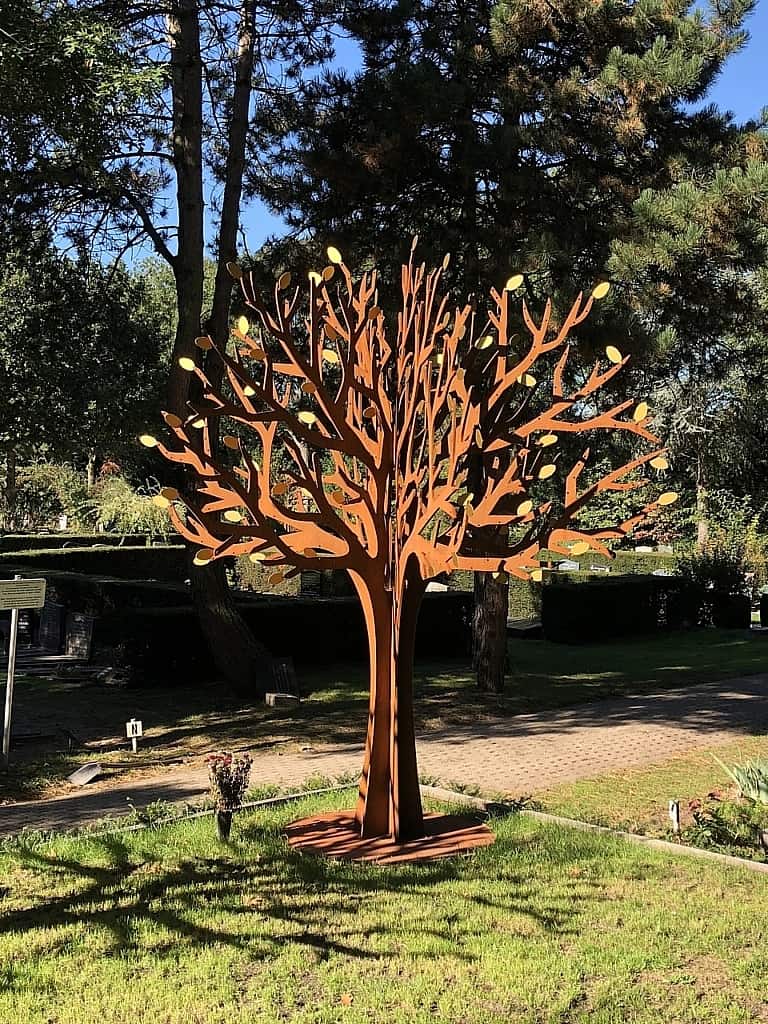 Sizes for all requirements | Memorial-trees.co.uk