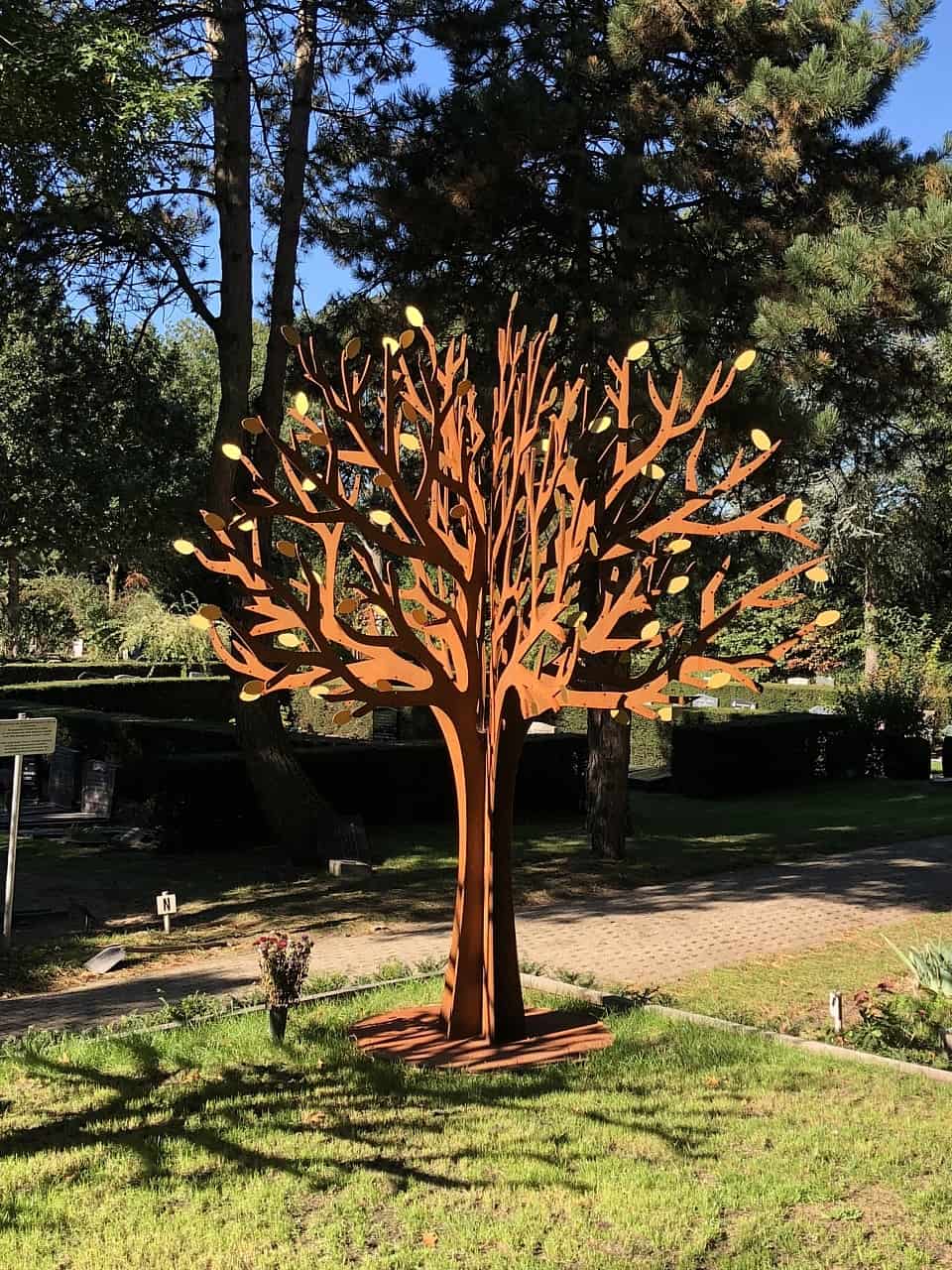 Sizes for all requirements | Memorial-trees.co.uk